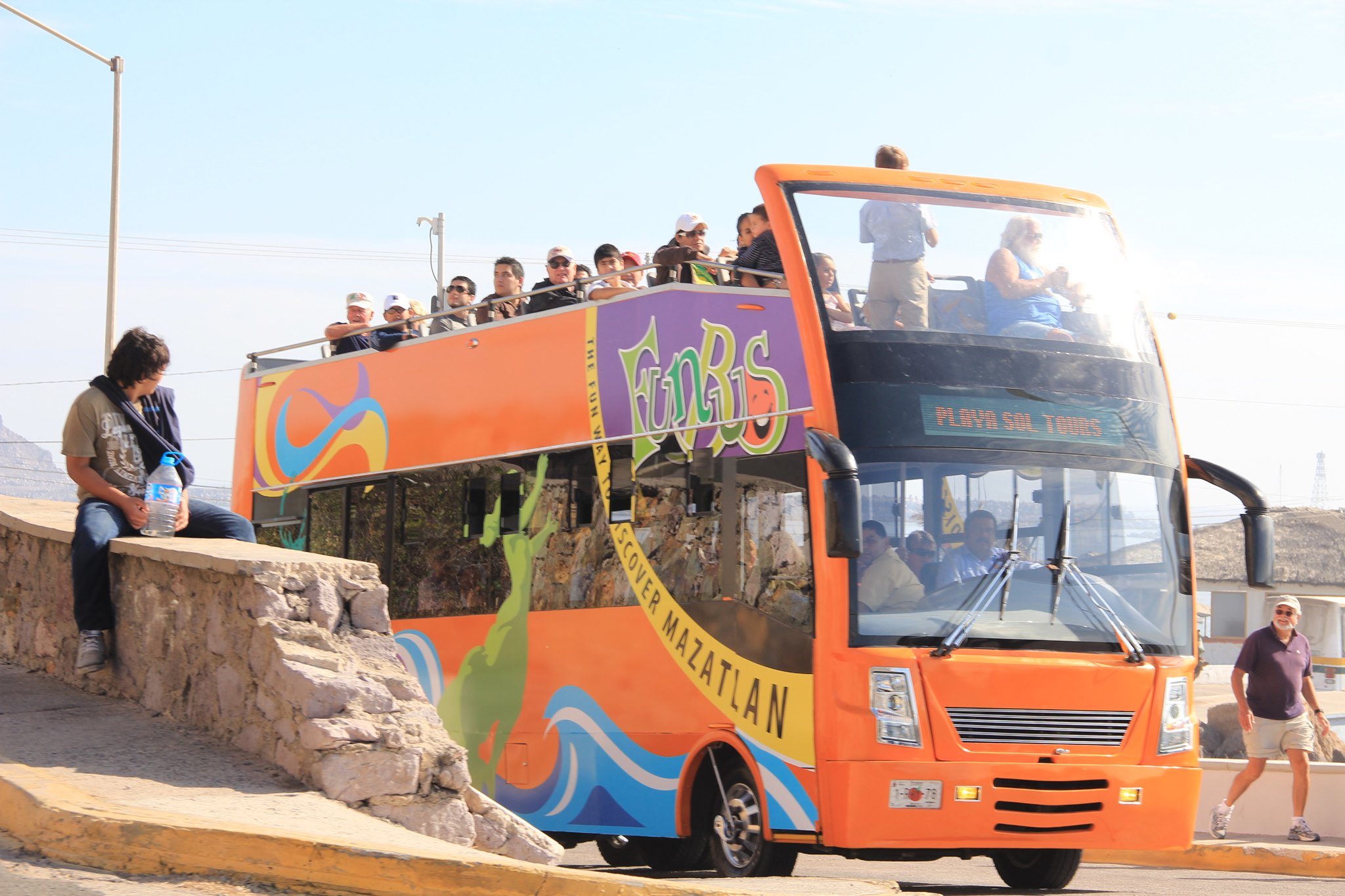 Fun Bus – Mazatlan – La nueva y divertida manera de conocer y re ...