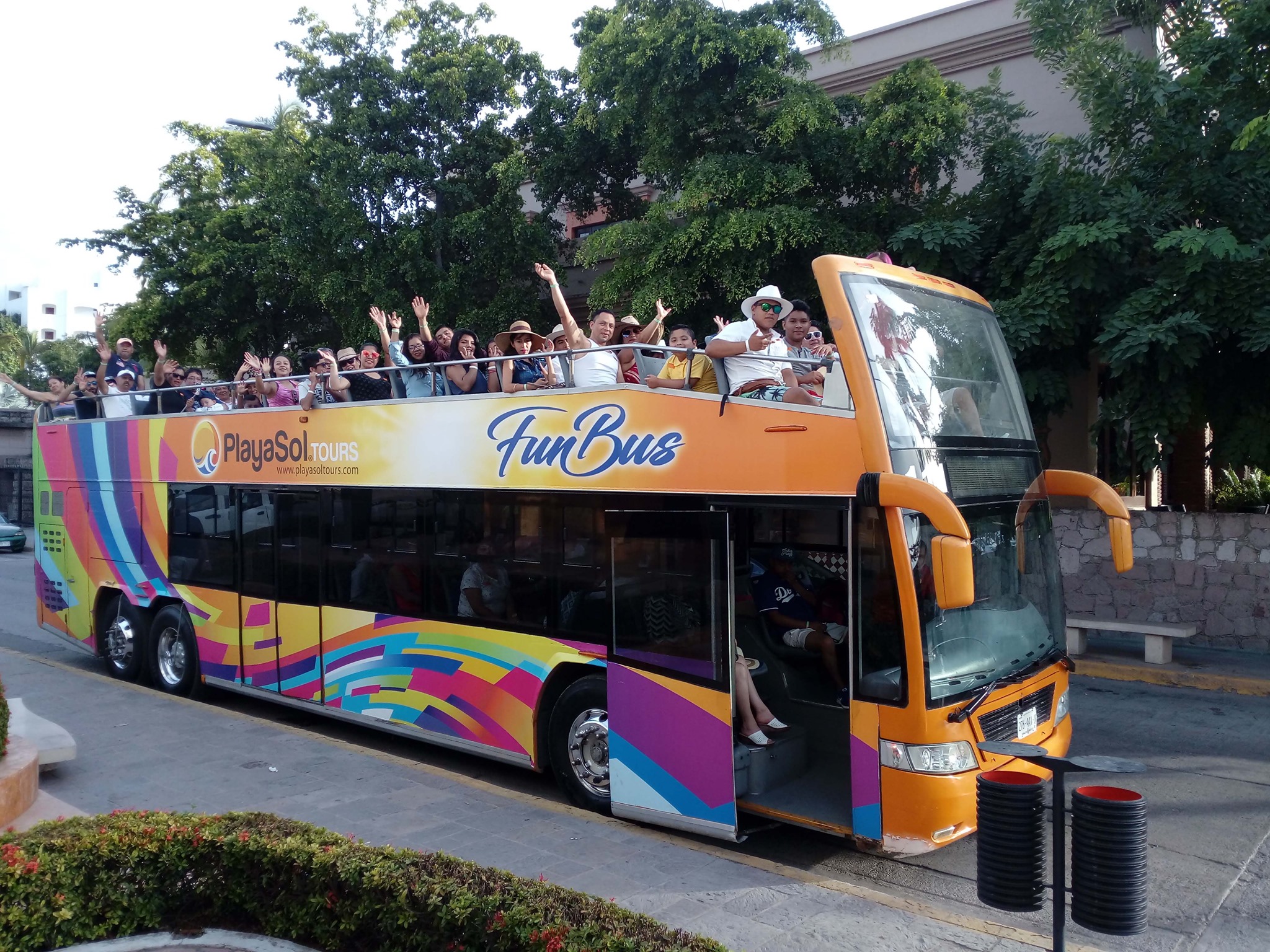 Fun Bus – Mazatlan – La nueva y divertida manera de conocer y re ...